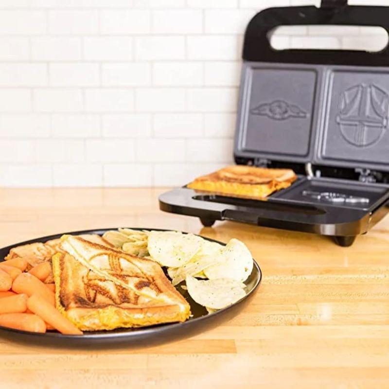 Star Wars Mandalorian Grilled Cheese Toastie Maker - The Online Toy Store